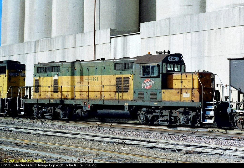CNW 4461 (GP7) at Mason City IA 11/19/1989. (Unit was wrecked and scrapped by CNW 1992)